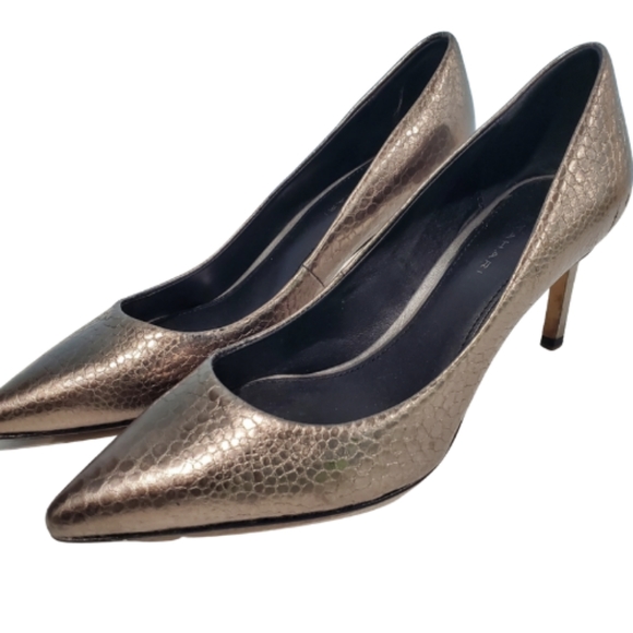Elie Tahari | Shoes | Classic Shiny Metallic Elie Tahari Snake Print ...